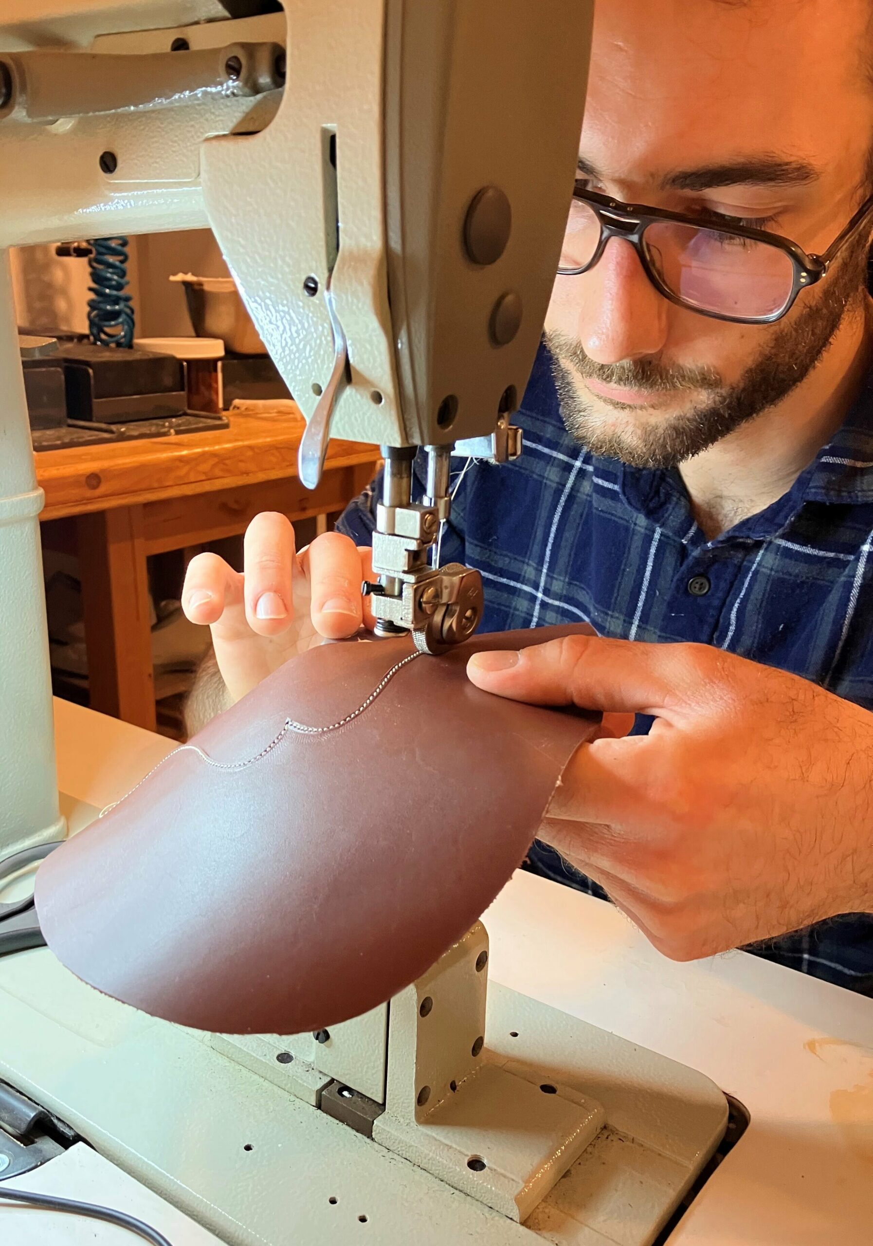 Des souliers sur mesure à Montréal - Français au Canada